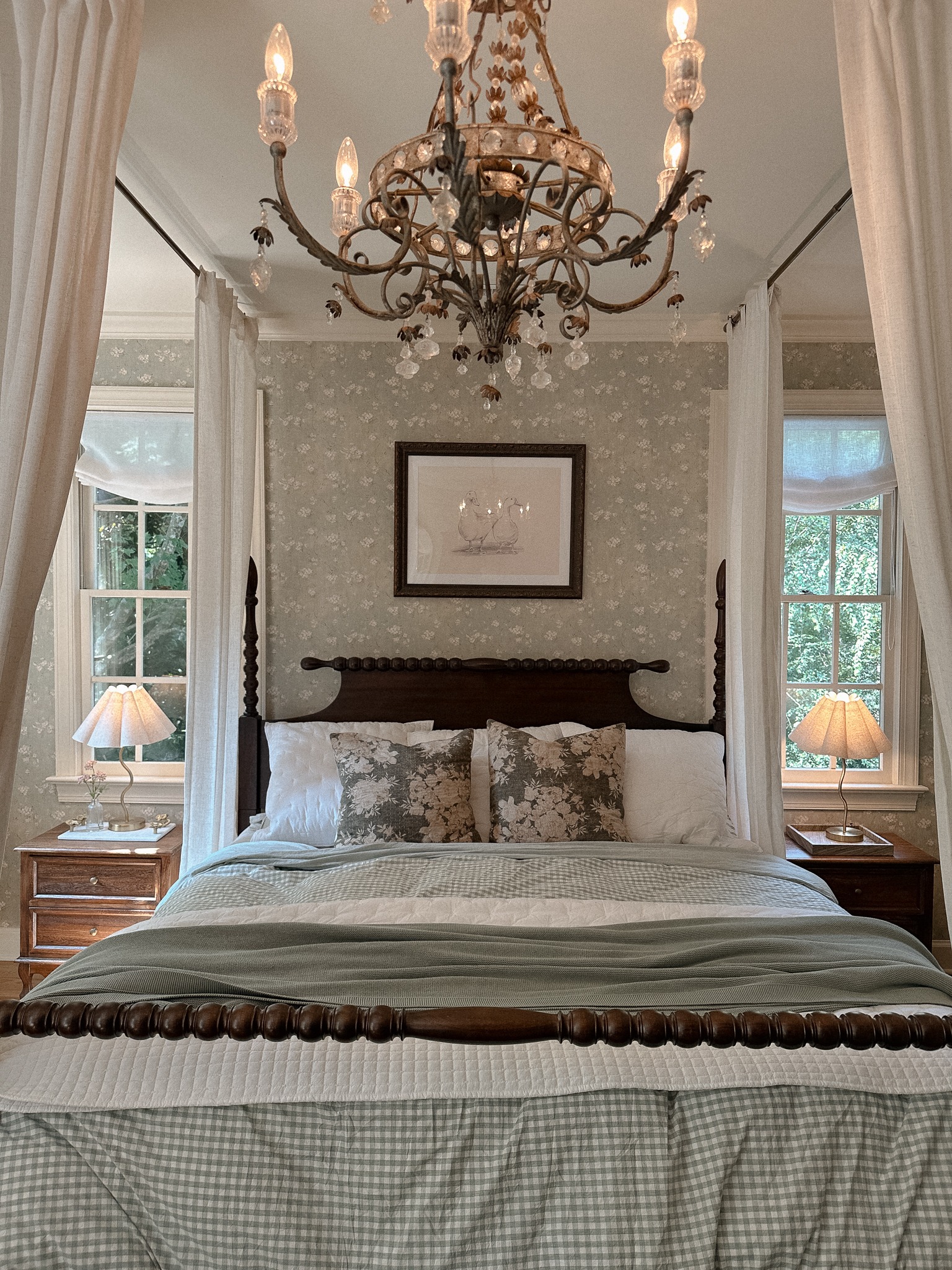 If My Home Had a Capsule Wardrobe… - Pretty in the Pines